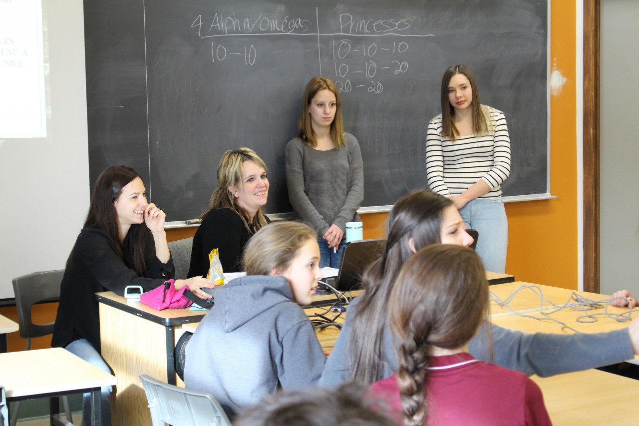 Visite ton avenir - Cégépien d'un jour attire 70 jeunes au CECC | Nouvelles | CECC - Centre d ...